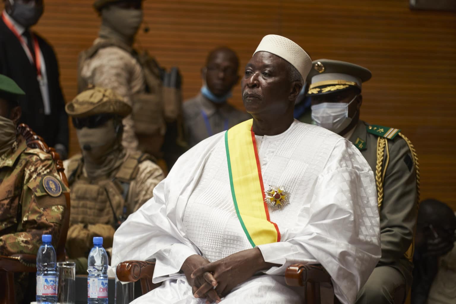 Military detain Mali's president, prime minister and defence minister ...